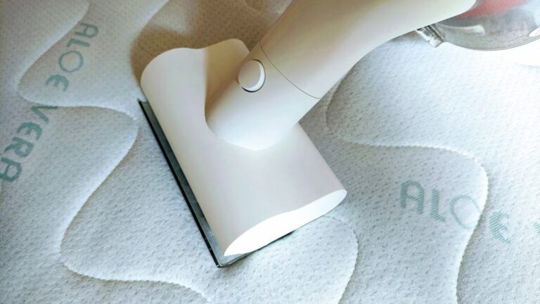 Matratzenreiniger - Milben, Staub und Flecken im Bett bekämpfen